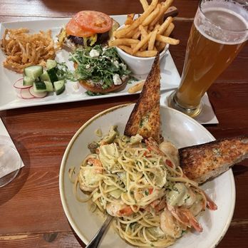 WILDFIN AMERICAN GRILL - 355 Photos & 496 Reviews - 835 NW Gilman Blvd ...