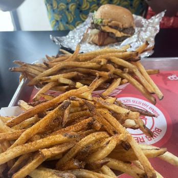 BUNS BURGER SHOP - Updated April 2025 - 312 Photos & 437 Reviews - Av ...