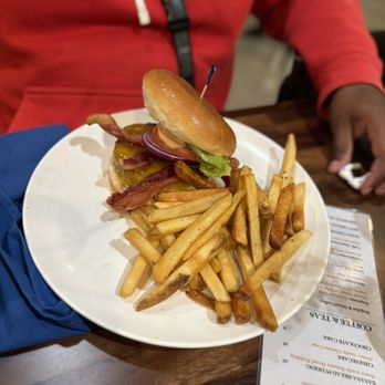 STATION 202 RESTAURANT & BAR - Updated March 2025 - 93 Photos & 37 ...