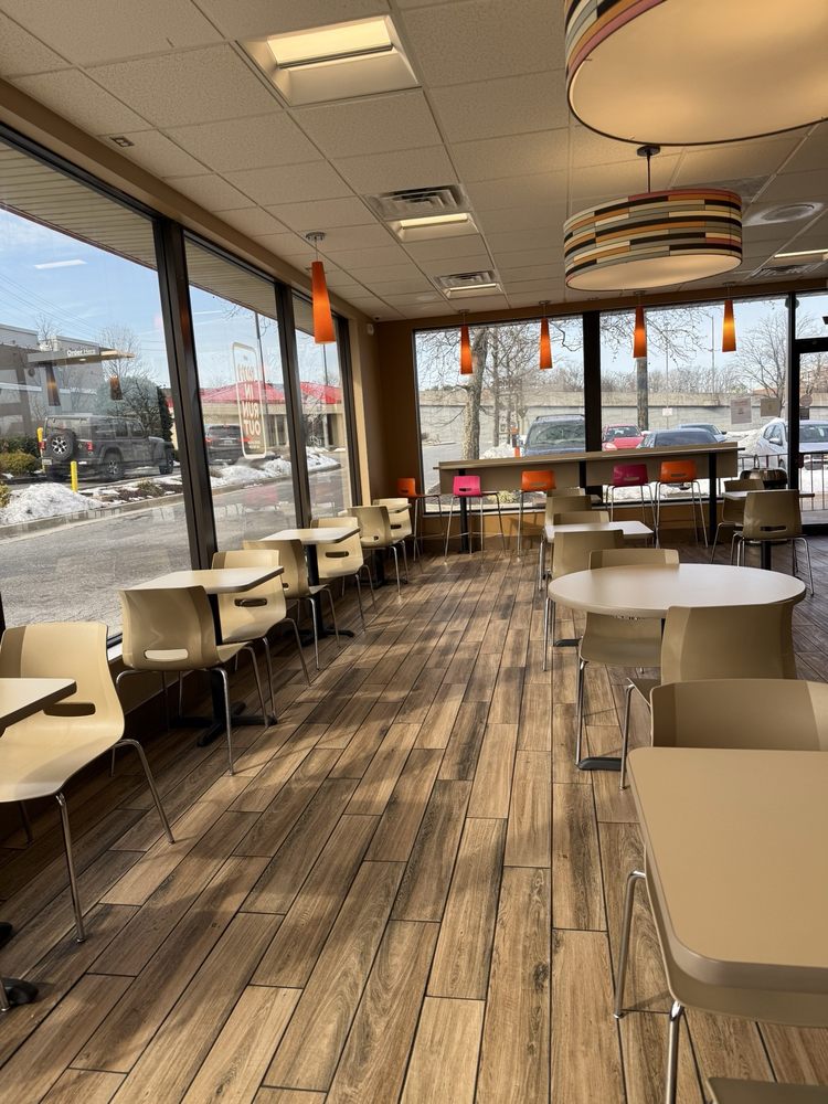 DUNKIN’ - Updated November 2025 - 33 Photos & 15 Reviews - 13804 Outlet ...