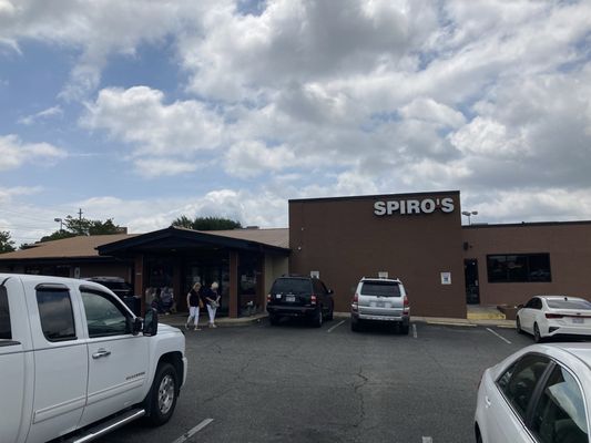 SPIROS FAMILY RESTAURANT - Updated December 2025 - 26 Photos & 49 ...