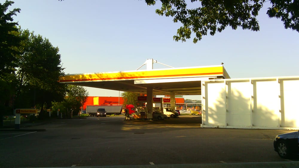 SHELL - Updated January 2025 - Cuxhavener Str. 361, Hamburg, Germany ...