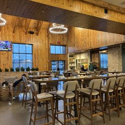 SOUTHERN TAIL BREWING - Updated July 2025 - 97 Photos & 52 Reviews ...