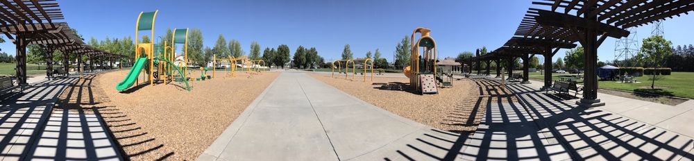 FRANK HOYT PARK - Updated December 2025 - 34 Photos - 300 E 3rd St ...