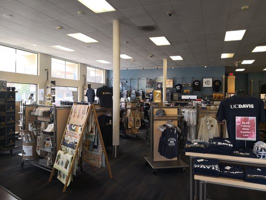 UC DAVIS STORES | DOWNTOWN - 30 Photos & 16 Reviews - 630 Second St ...