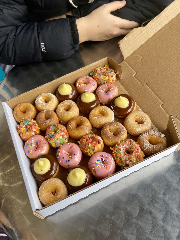 EIGHTY 8 DONUT CAFE - 13 Photos - 5092 Access Rd, Carrabassett Valley ...