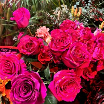 BEA FLOWERS - Updated September 2025 - 34 Photos & 33 Reviews - 1290 S ...