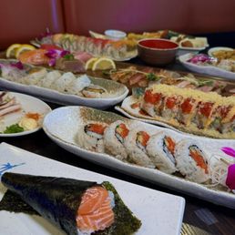 SHOW SUSHI - Updated December 2025 - 4592 Photos & 2942 Reviews - 957 W ...