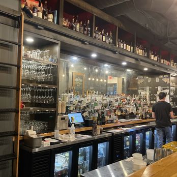 TRAPPEZE PUB - Updated May 2025 - 295 Photos & 567 Reviews - 269 N Hull ...