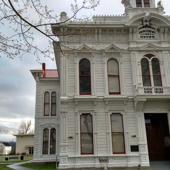 MONO COUNTY COURTHOUSE - Updated December 2025 - 14 Photos - 278 Main ...