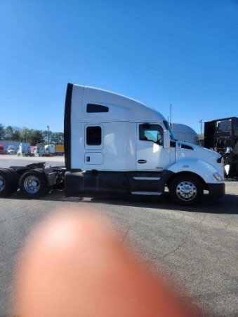 FAST TRACK USA TRUCKING - Updated August 2025 - 1 Glenlake Pkwy, Sandy ...