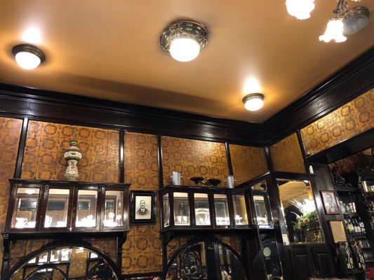 LE CIRIO - 124 Photos & 116 Reviews - Rue de la Bourse 18, Bruxelles ...