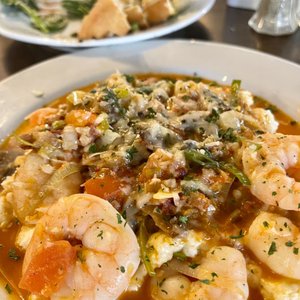 GRACIOUS PLATES ON MAIN - Updated August 2025 - 118 Photos & 216 ...