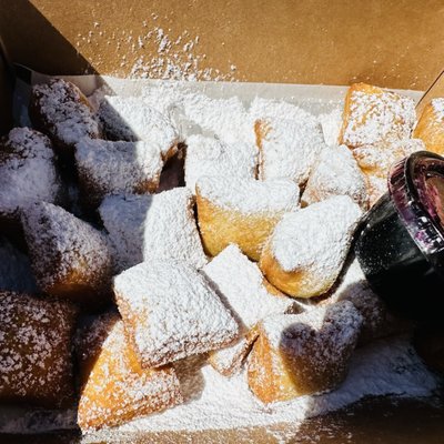 BEIGNETS & BREW - Updated December 2025 - 141 Photos & 92 Reviews - 302 ...