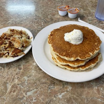 SAMMY’S ON THE SQUARE - Updated October 2025 - 111 Photos & 160 Reviews ...