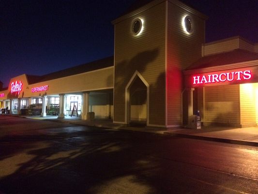 RED COMB SALON - 10 Photos & 39 Reviews - 274 Sunset Ave, Suisun City ...