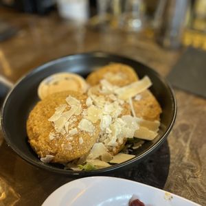 THE GREEN DRAGON INN - Updated April 2025 - 34 Photos - 115 E Market St ...