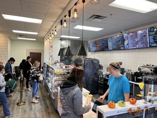 UFFDA DONUTS - Updated July 2025 - 62 Photos & 45 Reviews - 13716 Grove ...