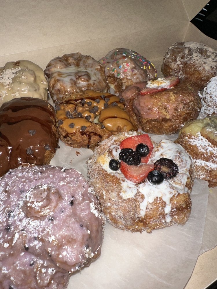 PARLOR DOUGHNUTS - 1764 Madison St Clarksville Tn 37040, Clarksville ...