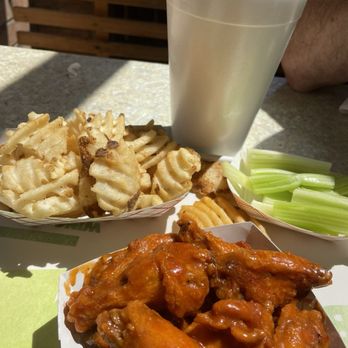 BUFFALO JOE’S - Updated August 2025 - 383 Photos & 910 Reviews - 812 ...