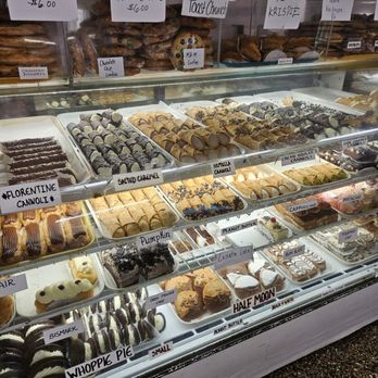 BOVA’S BAKERY - 1475 Photos & 1650 Reviews - 134 Salem St, Boston ...