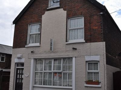 FORGE HOUSE - Updated June 2024 - 22 Wish Street, Rye, East Sussex ...