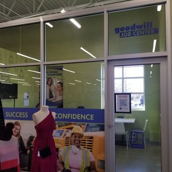 GOODWILL - Updated January 2026 - 26 Photos & 11 Reviews - 444 Quaker ...