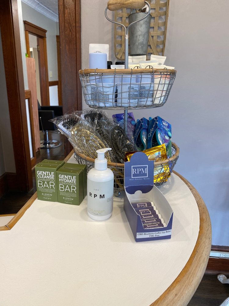 THE RUSTIC BEAUTY BARN SALON - Updated July 2025 - 10 Photos - 1271 ...