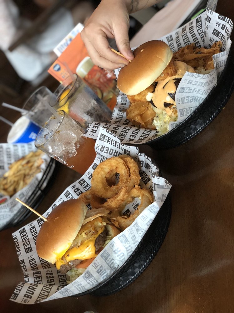 MILWAUKEE BURGER COMPANY - 98 Photos & 131 Reviews - 2200 Stewart Ave ...