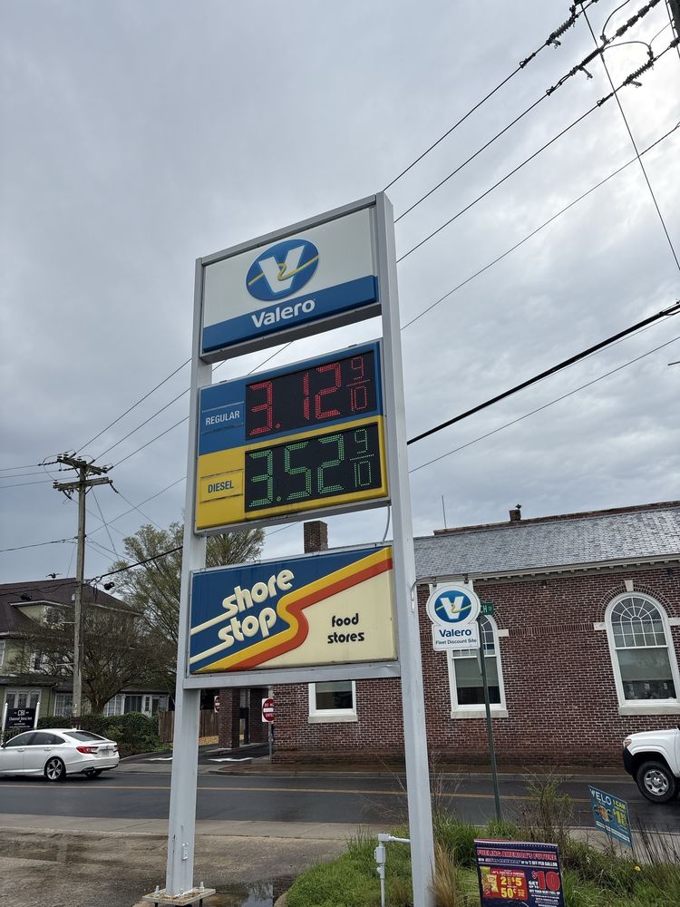 SHORE STOP - Updated September 2025 - 4130 Main St, Chincoteague Island ...