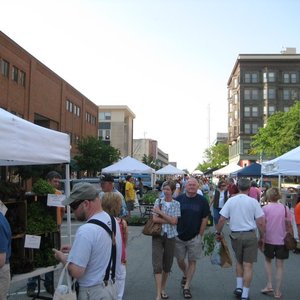 OLD CAPITOL FARMERS MARKET - 10 Photos - Fourth & Adams St, Springfield ...