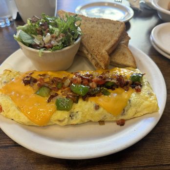 COURTYARD CAFE DELLS - Updated June 2025 - 39 Photos & 28 Reviews - 434 ...