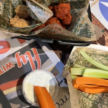 WINGSTOP - Updated July 2025 - 134 Photos & 266 Reviews - 12241 Santa ...