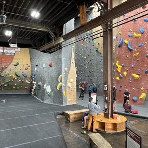 EDGEWORKS CLIMBING - SEATTLE - Updated June 2025 - 87 Photos & 97 ...