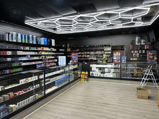 DRAGON SMOKESHOP - Updated June 2026 - 11 Photos - 2850 Quimby Rd, San ...