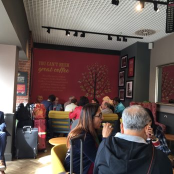 COSTA COFFEE - Edinburgh Airport Departure Lounge, Edinburgh, United ...
