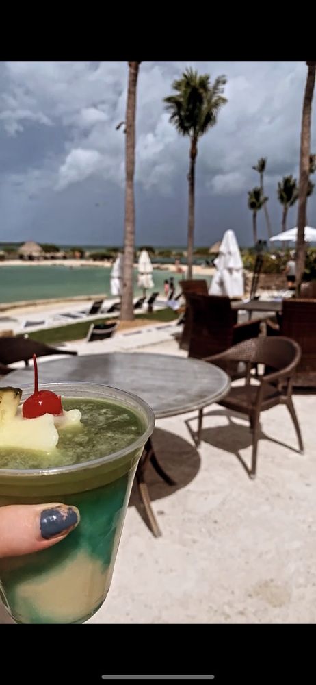 TIKI BAR AT HAWKS CAY - Updated November 2025 - 12 Photos & 18 Reviews ...