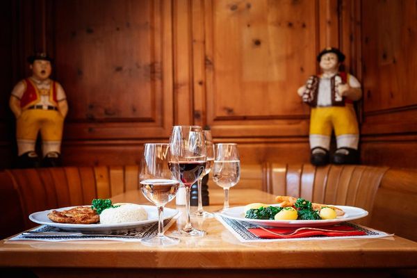 SWISS CHUCHI - 363 Photos & 209 Reviews - Rosengasse 10, Zürich ...