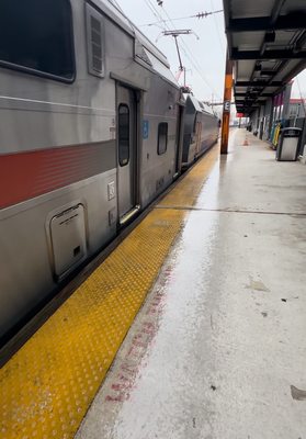 NJ TRANSIT METROPARK TRAIN STATION - Updated January 2025 - 93 Photos ...