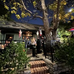 BOWEN HOUSE - Updated January 2025 - 472 Photos & 439 Reviews - 2614 ...