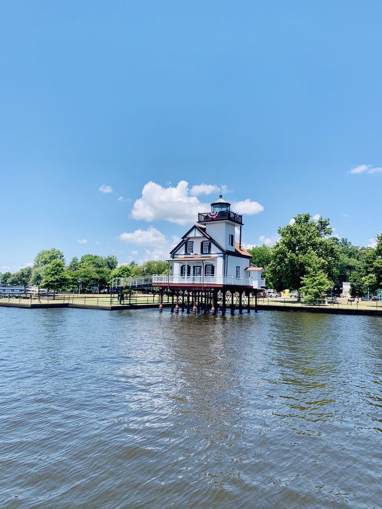 1886 ROANOKE RIVER LIGHTHOUSE - Updated August 2025 - 26 Photos - 7 ...