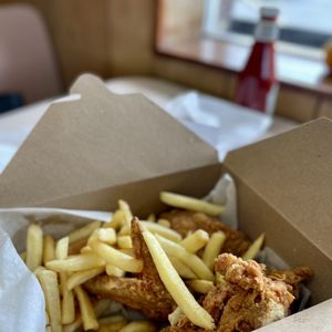 DIXIE FRIED CHICKEN - 32 Photos & 31 Reviews - 133 Dr Martin Luther ...