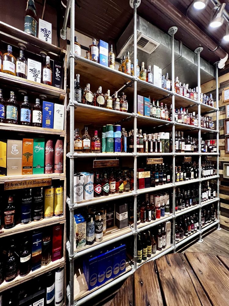 THE WHISKEY SNUG - Updated August 2025 - 32 Photos - 404 Main St ...