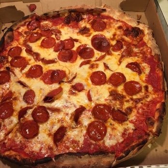 LOCK CITY PIZZA Updated March 2025 22 Photos 64 Reviews 379 Davison Rd Lockport New York Pizza Restaurant Reviews Phone Number Yelp
