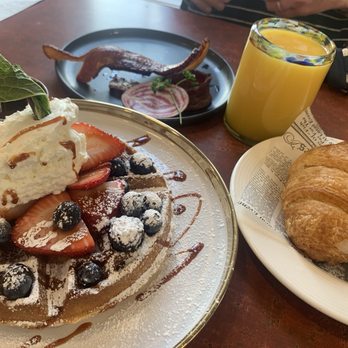 ROSES RESTAURANT - Updated January 2026 - 350 Photos & 215 Reviews ...