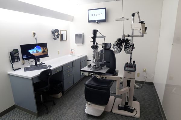 MEDICAL EYE ASSOCIATES - Updated December 2025 - 13 Photos - N19W23993 ...