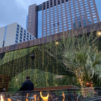 EDGE ROOFTOP - Updated May 2024 - 212 Photos & 160 Reviews - 110 E 2nd ...