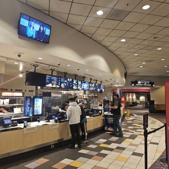 AMC SARATOGA 14 - Updated December 2025 - 322 Photos & 664 Reviews ...