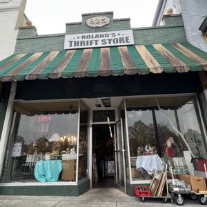 TIMELESS ANTIQUES & FLEA MALL - Updated May 2025 - 2918 20th Ave ...