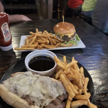KAILUA TOWN PUB & GRILL - 511 Photos & 493 Reviews - 26 Hoolai St ...